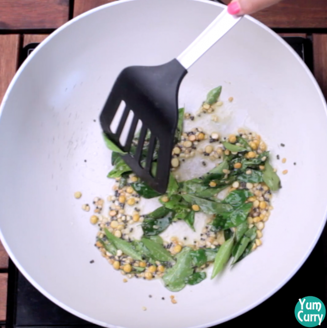 tamarind rice – puliyodharai – imli rice – Yum Curry