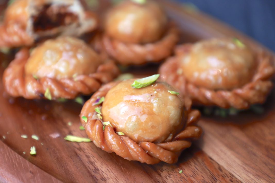 Chandrakala recipe – home made chandrakala – Yum Curry