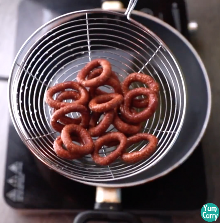 Ragi Murukku - Ragi ring recipe - Yum Curry