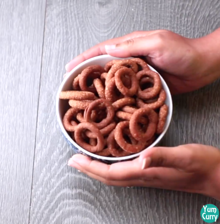 Ragi Murukku - Ragi ring recipe - Yum Curry