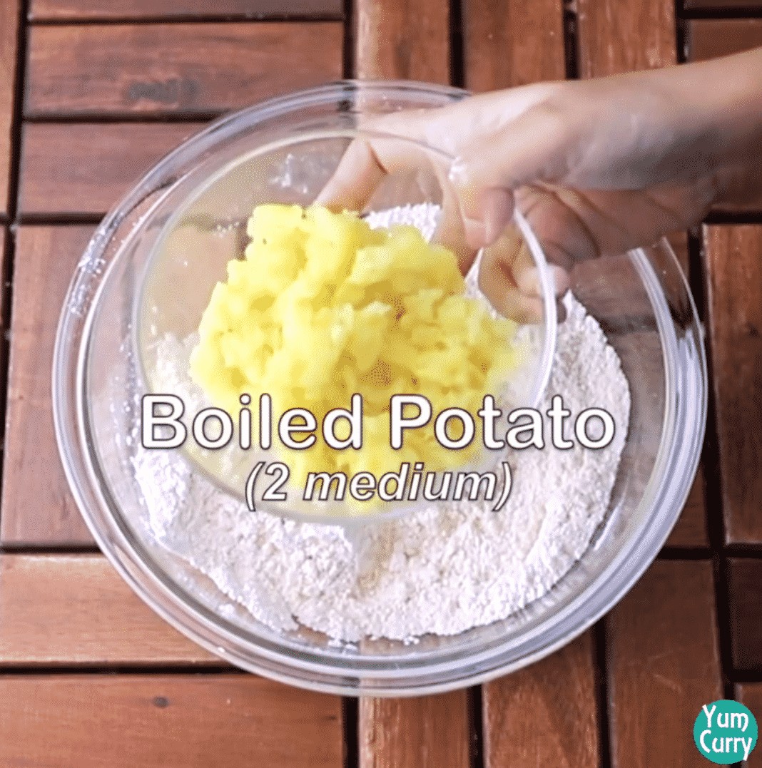 Aloo Poori – Potato poori recipe – Yum Curry