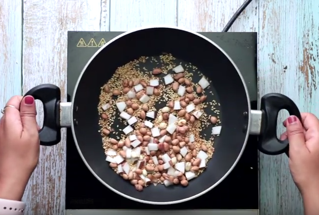 Ennagayi recipe – Badanekai yennegai recipe – Stuffed baingan – Yum Curry