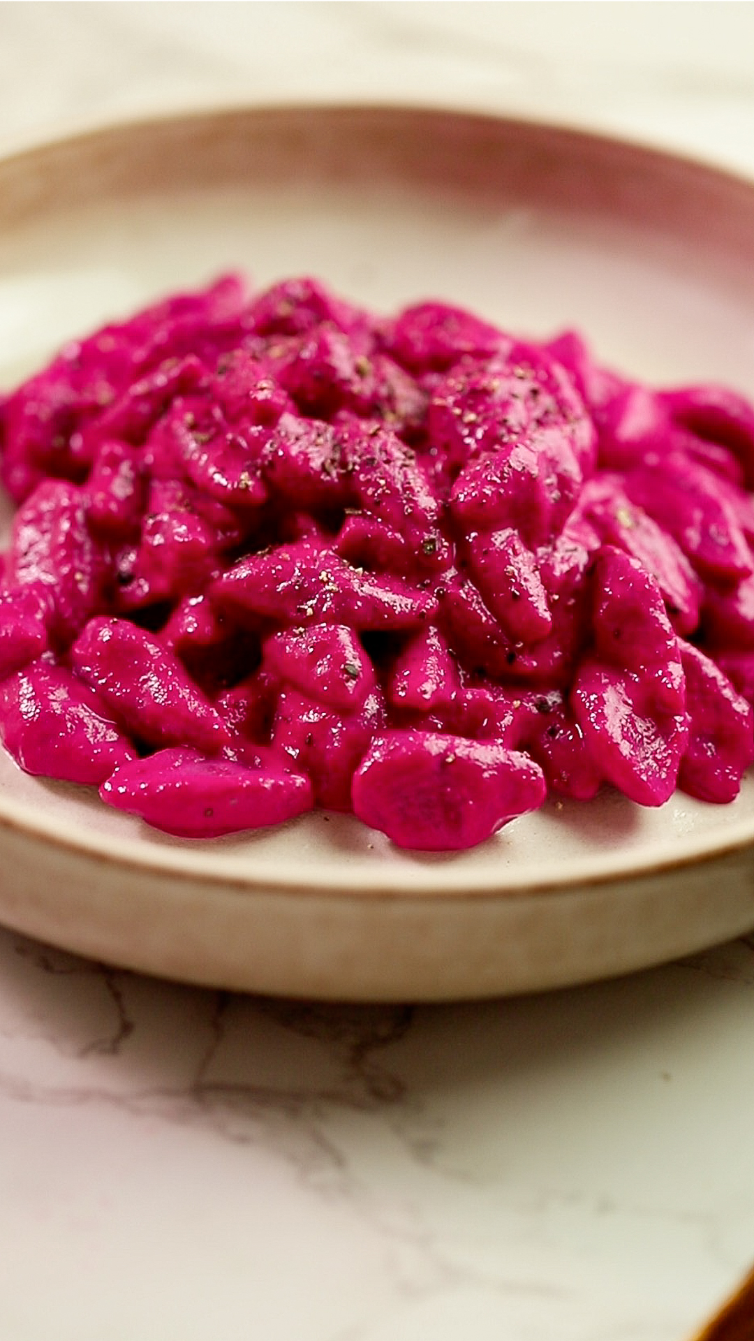 Beetroot Pasta in Creamy Garlic Sauce – Yum Curry